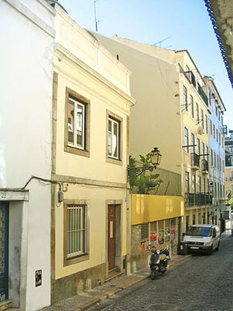 Maison De Ville En Duplex, Quartier Camões / Chiado - Lisabona