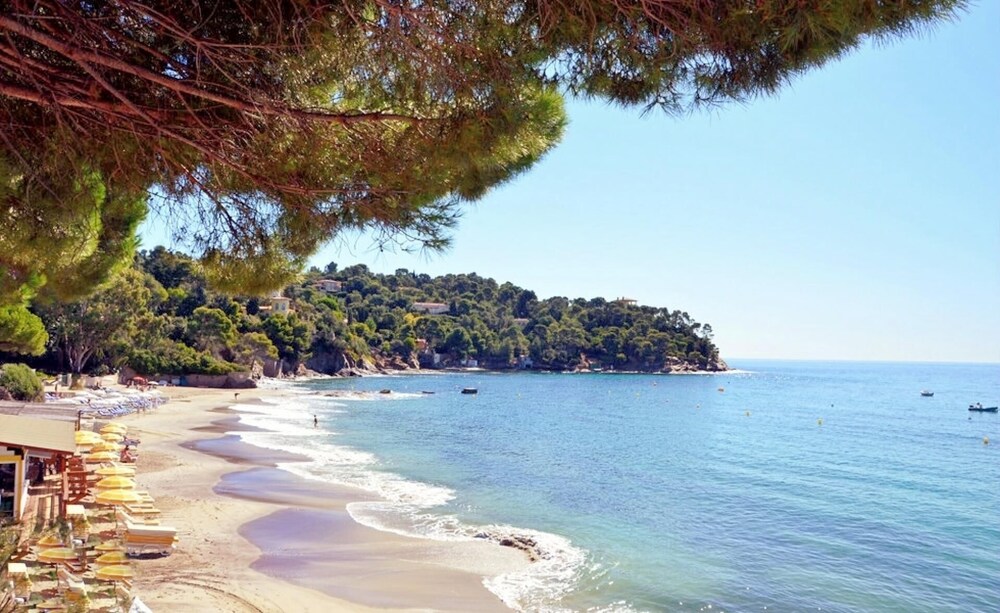 Belle Villa Alliant Charme Et Modernité Vue Mer Plage 3 à 5 Min à Pied - Rayol-Canadel-sur-Mer