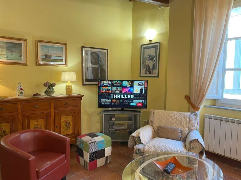 In The Historic Center Spacious Apartment Adjacent "Villa Bottini" . - Lucca
