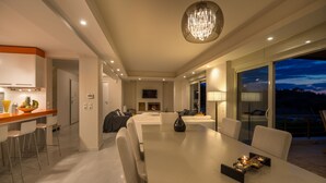 Villa, 4 quartos | Refeições no quarto