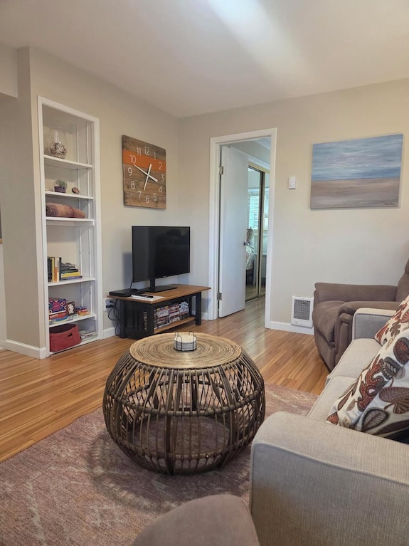 Dog/kid Friendly-fenced Yard-fire Pit-walk To Beach-private Setting-wifi-updated - Westport