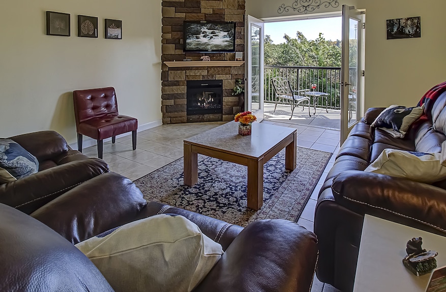 John's Mtn Blessing W/ 2 Pools, Hot Tub, Arcade Games 7 Br & 6 Ba. Sleeps 20+ - The Island in Pigeon Forge, Pigeon Forge