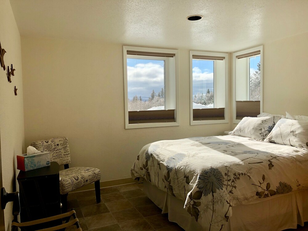 Garden Apartment
Close To Town W / Privacy And Sweet Bay Views! - Homer, AK