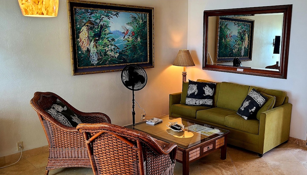 Direct Oceanfront 2br/2ba Townhouse With Pool And Pickleball & Tennis Courts - Kahalu’u Beach Park