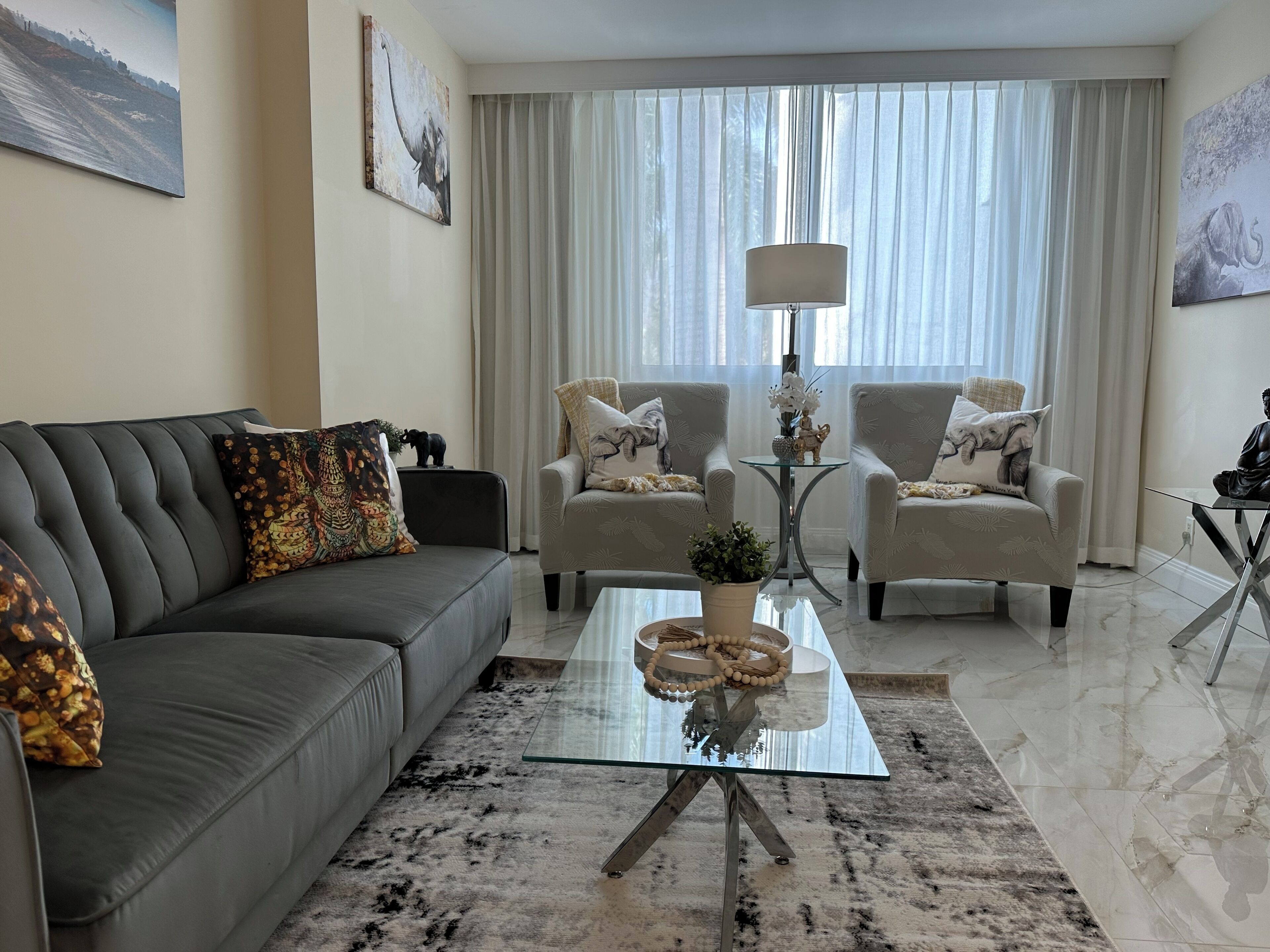 Adorned With Beauty, Framed Ny Nature, Apartment, Blk From Bch, On Intercoastal. - Fort Lauderdale, FL