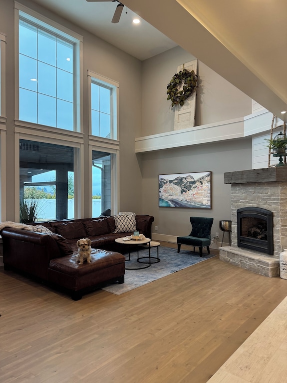 Heated Pool, Hot Tub, Chefs Kitchen, Tesla Charging, Sleeps 12 - Kelowna