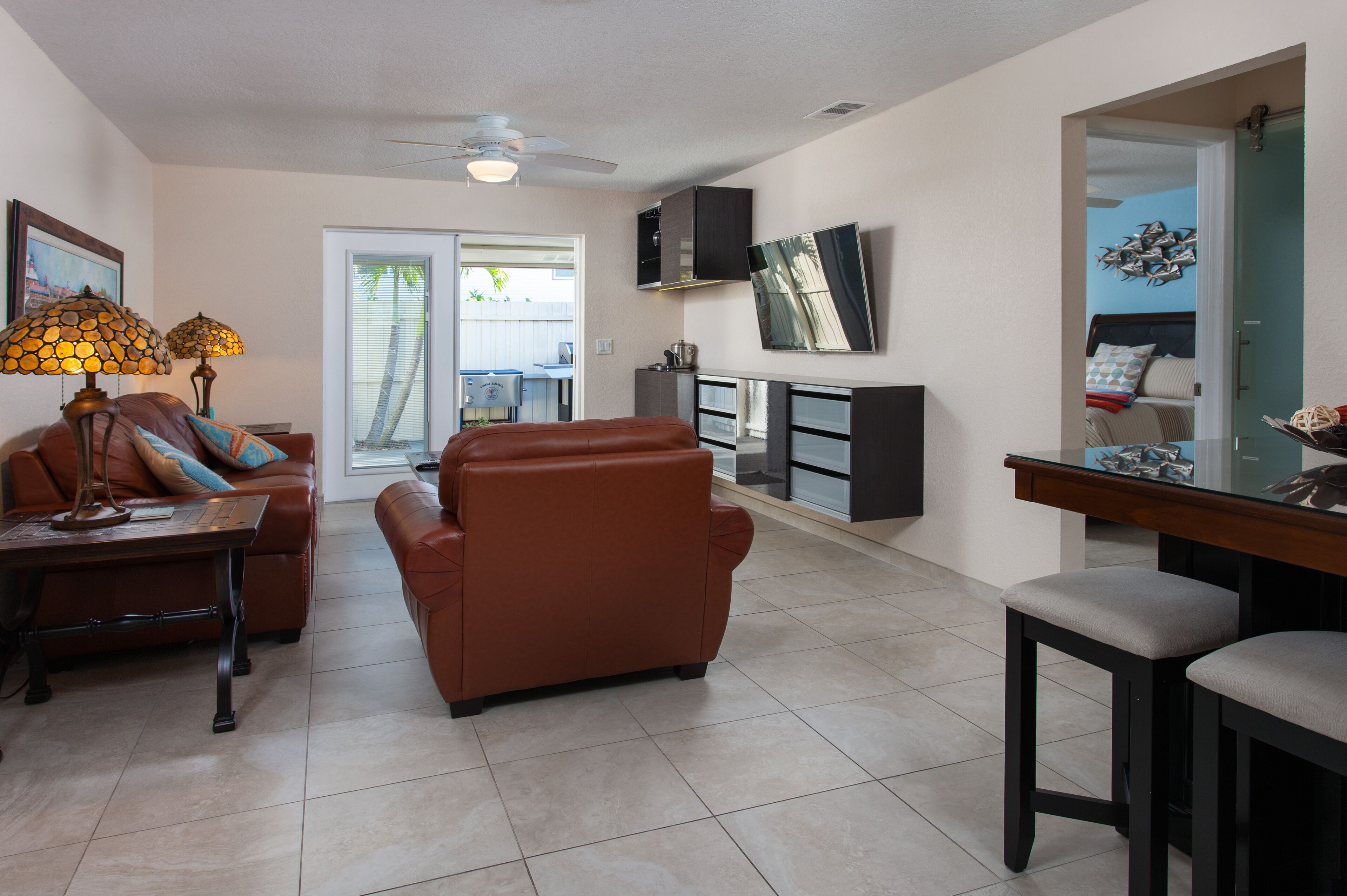 Stylish Beach Retreat Right Across Street From Beach & Gulf Of Mexico In Irb! - Indian Rocks Beach, FL