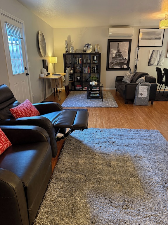 Zen Cottage In Close In Ne Alberta Arts Area, Sleeps 2 Private And Sanitized!! - Portland, OR