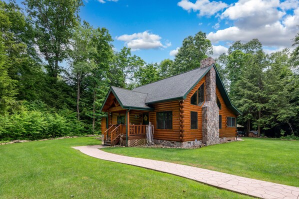 Beautiful Log Cabin on 17 Acres in NW Pennsylvania w/Hot Tub - Emlenton ...