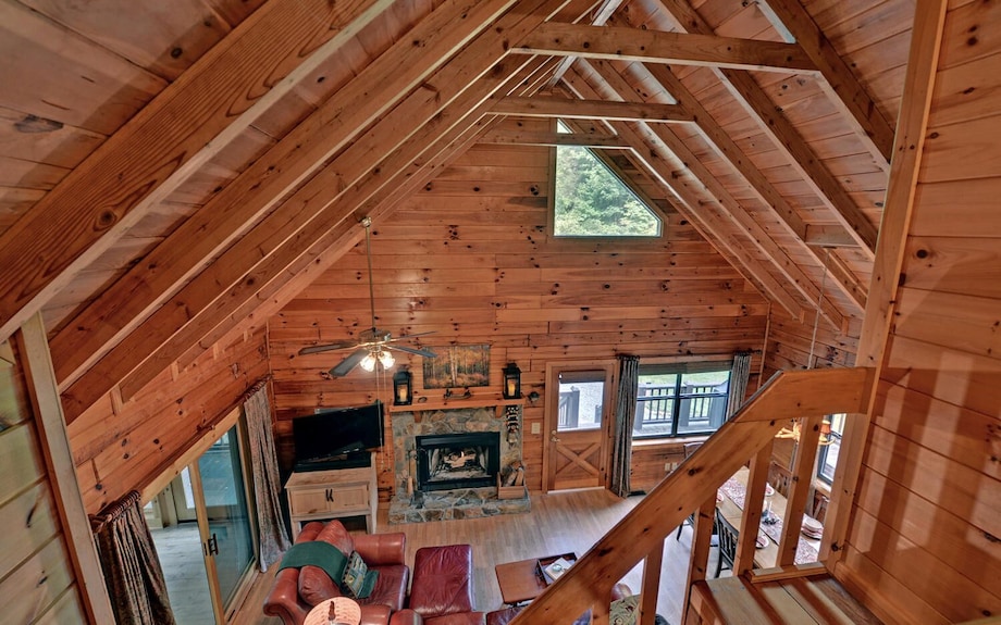 ¡¡¡Guau!!! Creek Y Gran Estanque Abastecido Waterfront Cabin En El Bosque Nacional - Cherry Log, GA