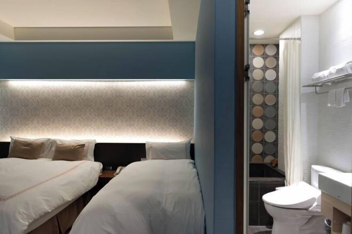 Cortinas blackout, quartos à prova de som, Wi-Fi de cortesia