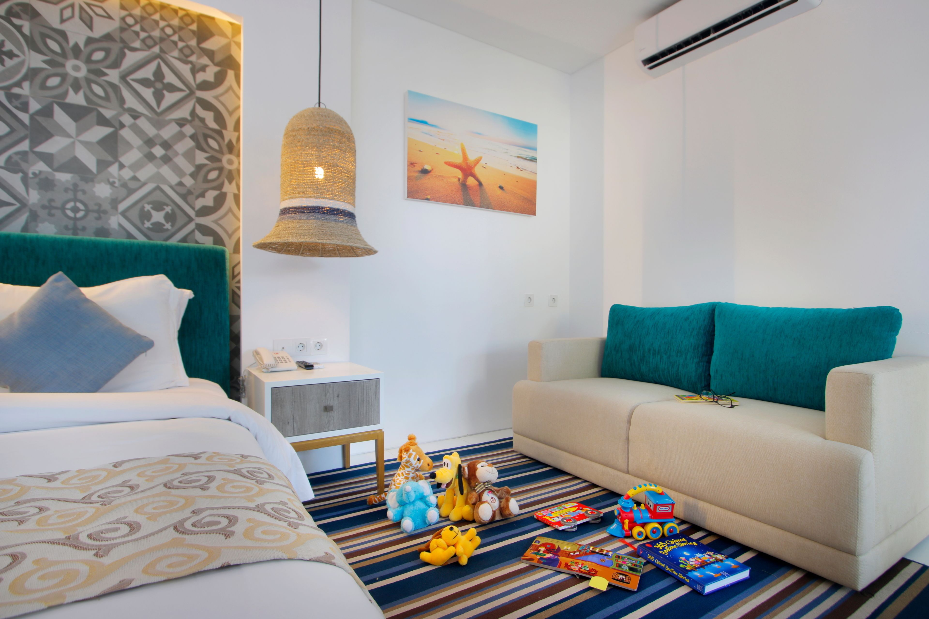 Roupa de alta qualidade, minibar, cofre no quarto, secretária 