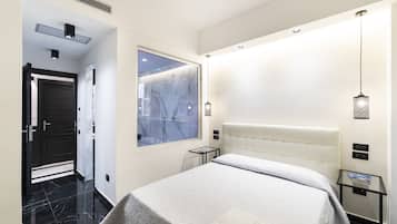 Suite de Luxo, 1 cama king-size, casa de banho privativa, Vista para a cidade | 1 quarto, roupa de alta qualidade, cofre no quarto, secretária