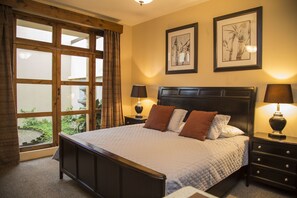 Quarto Standard, 1 cama queen-size | Secretária, ferro/tábua de engomar, Wi-fi grátis 