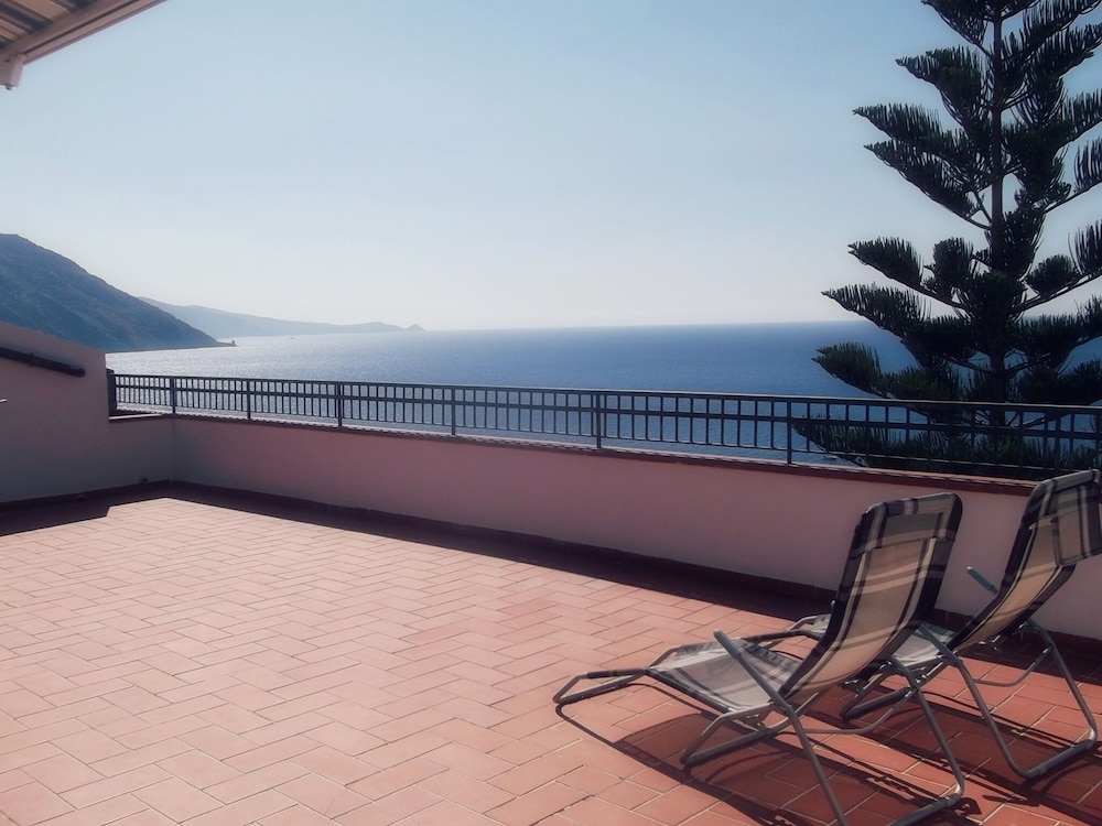 Atemberaubende Wohnung Mit Herrlichem Meerblick-terrasse - Gioiosa Marea
