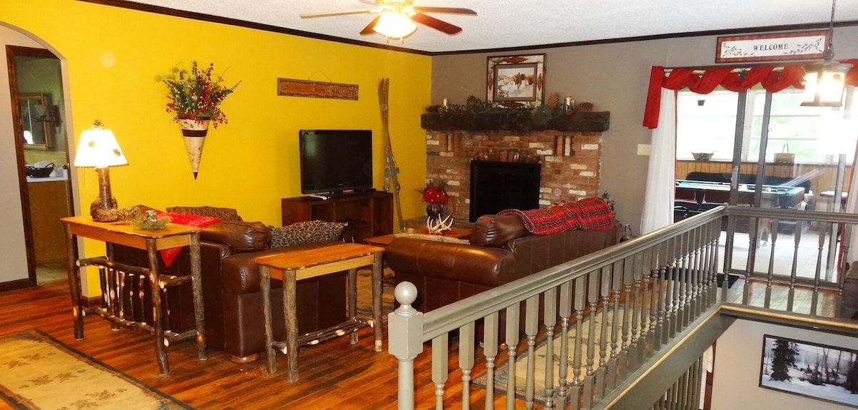 Rustic Retreat-2 Story-inground Pool And Patio-fireplace-firepit-deck-wifi2 Bath - State of New York