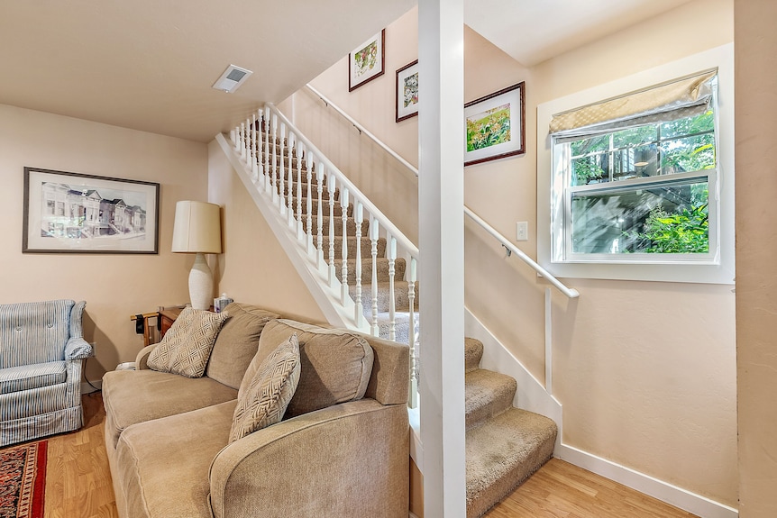 Maple Apartment At Tudor House Vacation Rentals - Oregon