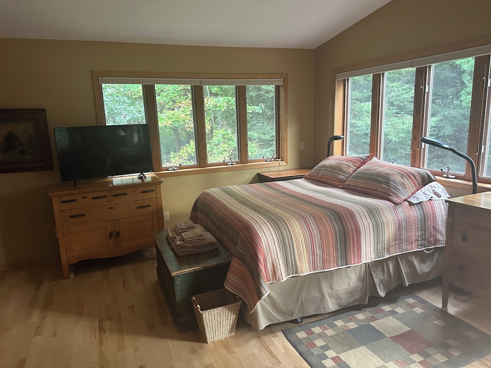 Conveniently Located Just Off University Avenue On Madison's West Side - Madison, WI