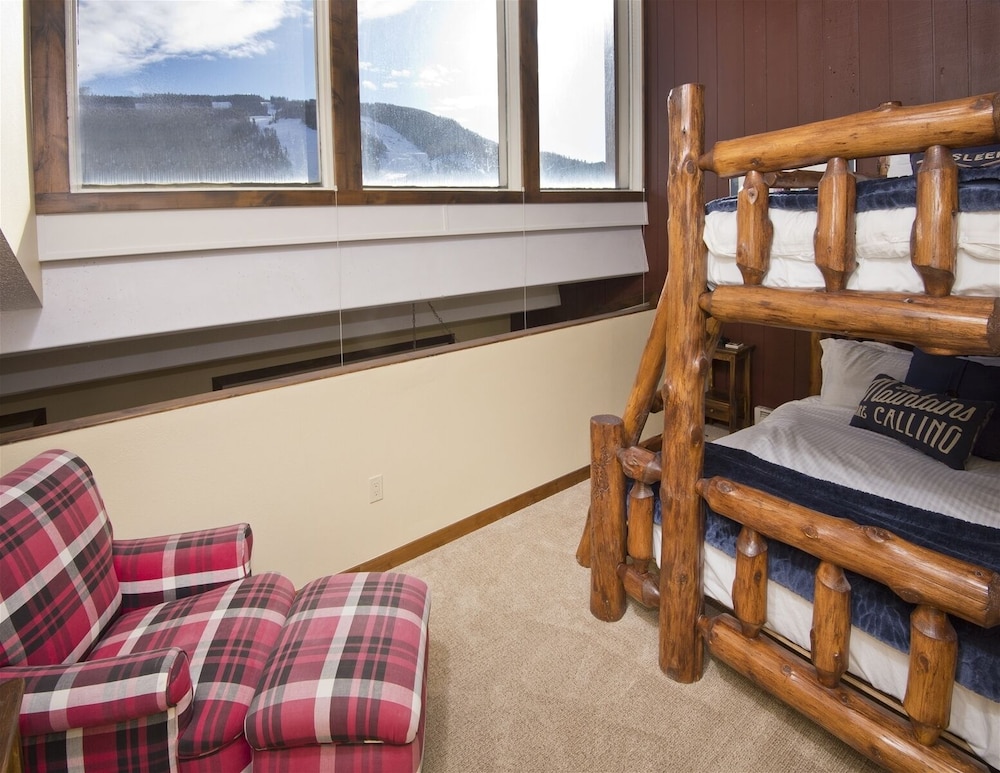 Vantage Point Condo 411 | 3 Bd Lionshead Condo Short Walk To Gondola - Vail, CO
