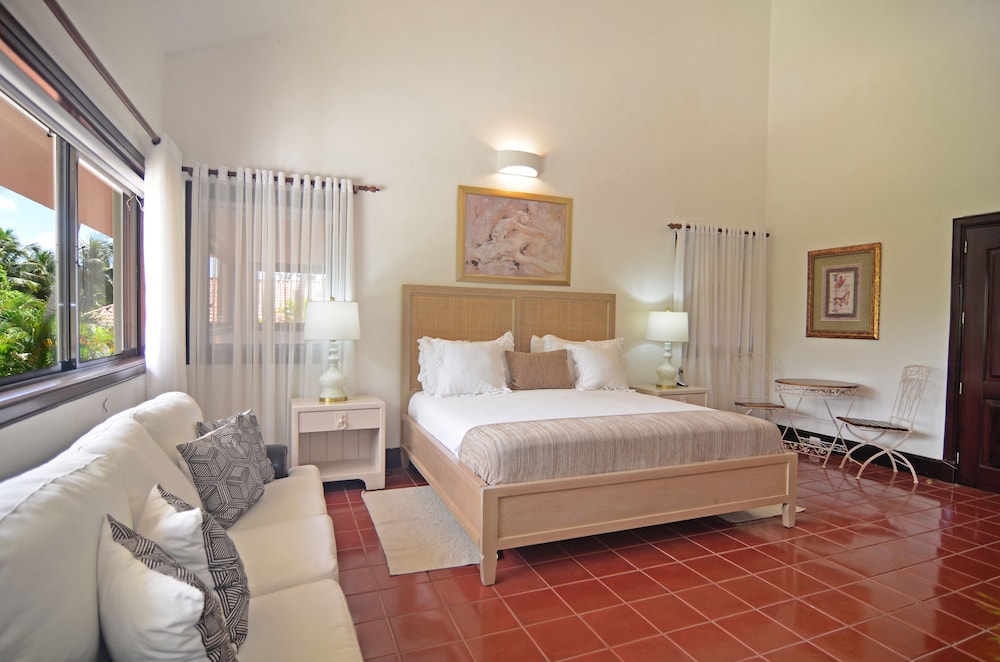 Villa Del Portal 4 Bdrm Luxury Villa Pool/jacuzzi - La Romana