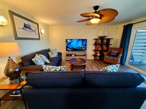 Gulf View! Tiki Bar with outdoor TV! Bikes, Kayaks & Sups! Now that's ...