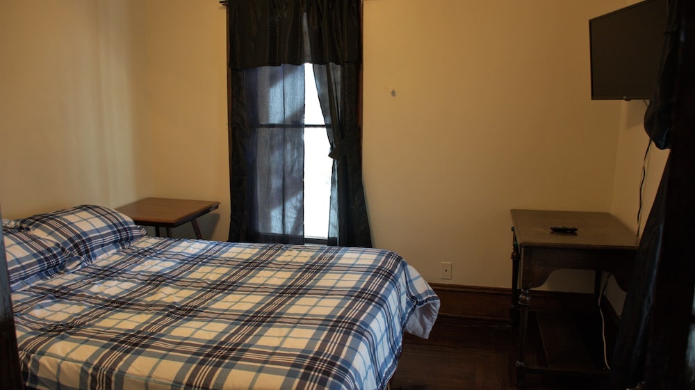 The Colonial Premium Home Center Of The Strip Sleeps 20. Ac, Wifi, Cable, Firepit - Ohio