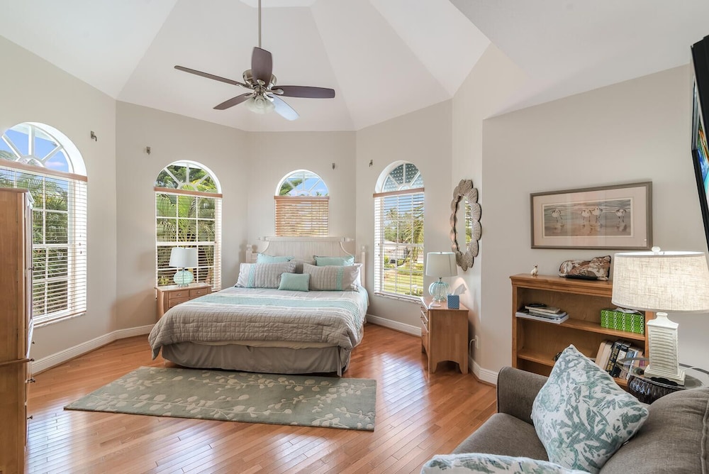 Hemingway House Of Marco Island, Florida,summer Special,20 Percent Off Rates ! - Marco Island, FL