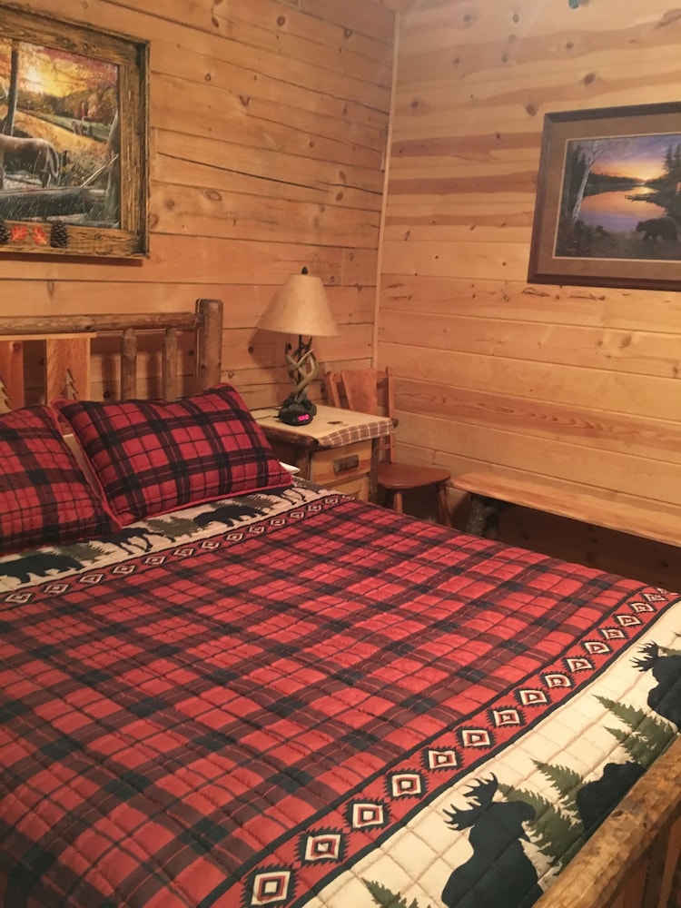Potomac Overlook Log Cabin / Wifi At 12364 Petersburg Pike, Upper Tract,wv . - West Virginia