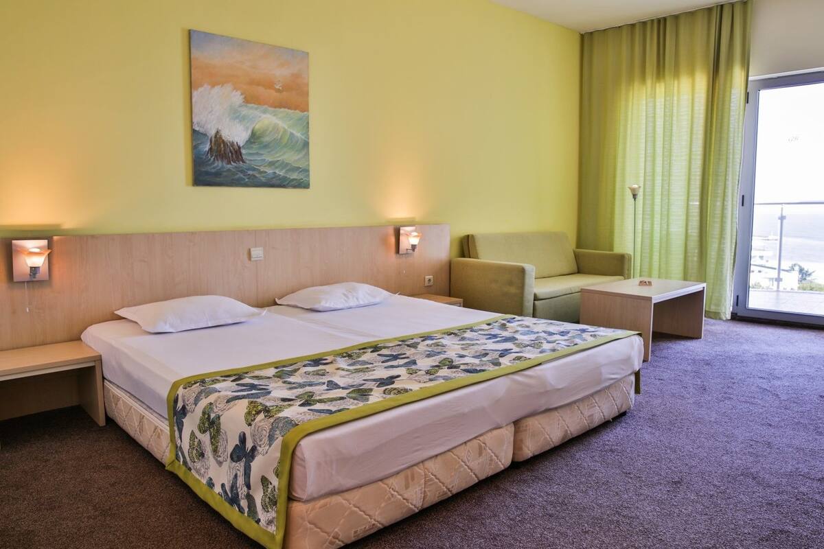 Quarto Duplo Standard, varanda | 1 quarto, minibar, cofre no quarto, secretária