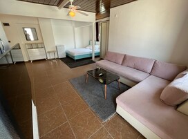 Roof Suite | Frigobar, escrivaninha, camas extras/dobráveis (sobretaxa)