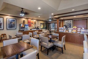 Pequeno-almoço takeaway diário incluído 