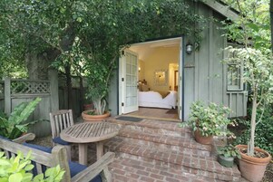 Bungalow de Luxo, 1 cama queen-size, pátio, junto ao jardim (The Garden Room) | Terraço/pátio interior