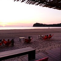 2 bares/lounges, bar na praia