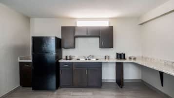Suite, 1 quarto, não fumadores (Efficiency) | Roupa hipoalergénica, com decoração personalizada