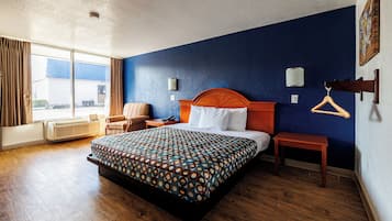Quarto, 1 cama Queen, para não fumantes | Escrivaninha, ferros/tábuas de passar roupa, Wi-Fi de cortesia