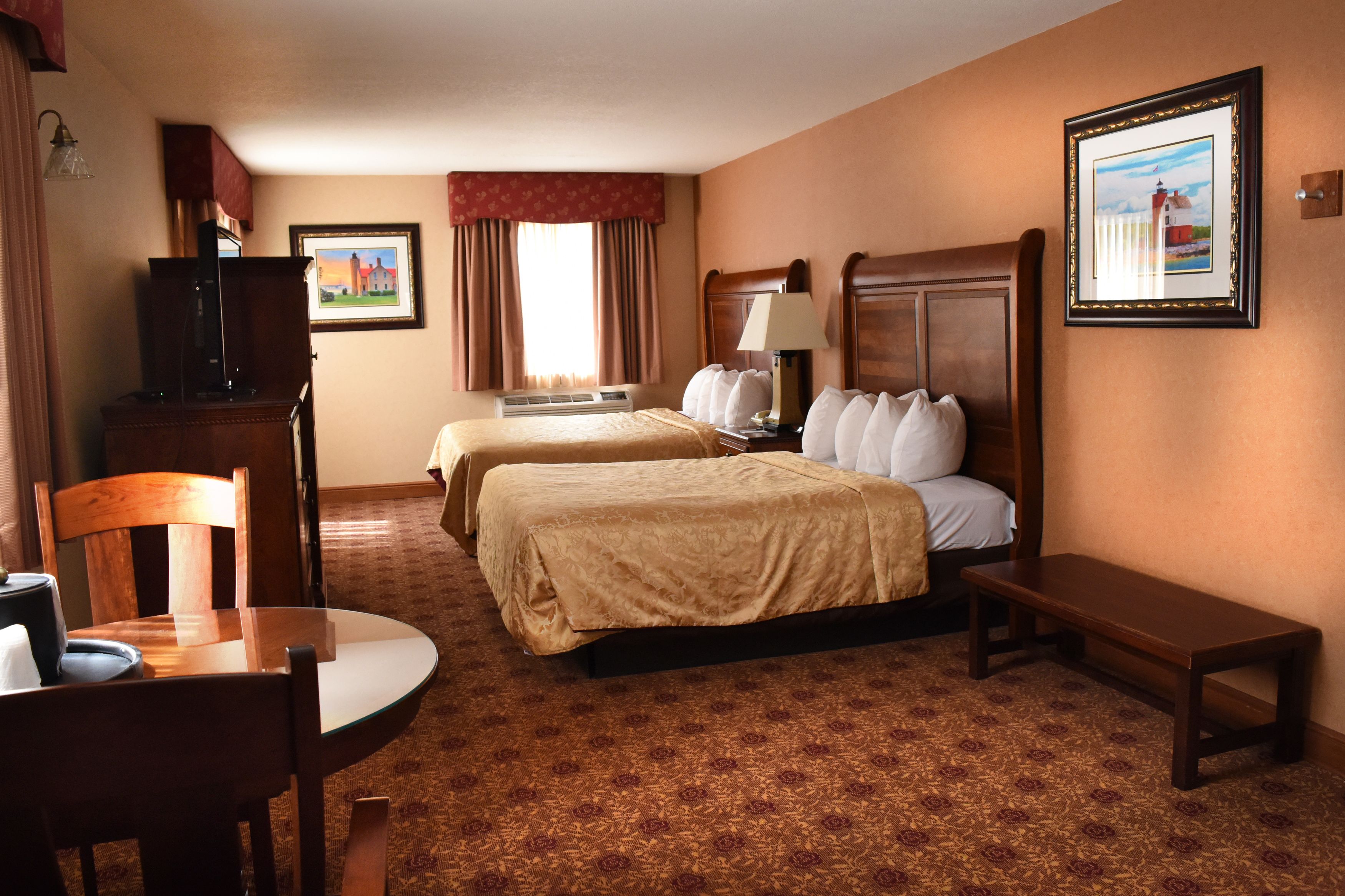 Hamilton Inn Select Beachfront Reviews, Deals & Photos 2024 - Expedia