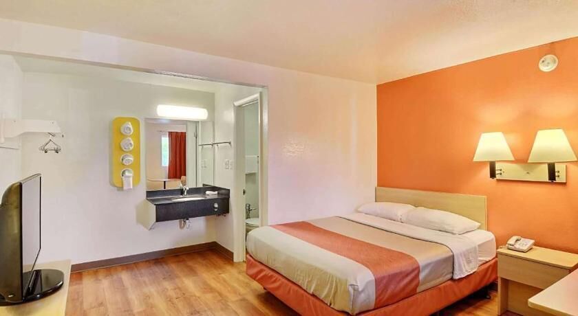 Cortinas/cortinados opacos, Wi-fi grátis, roupa de cama fornecida 