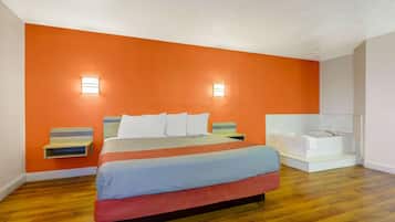 Suite Deluxe, 1 cama king-size, não fumadores, banheira de hidromassagem grande | Wi-fi grátis, roupa de cama fornecida