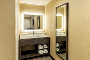 Escrivaninha, espaço de trabalho para notebook, Wi-Fi de cortesia