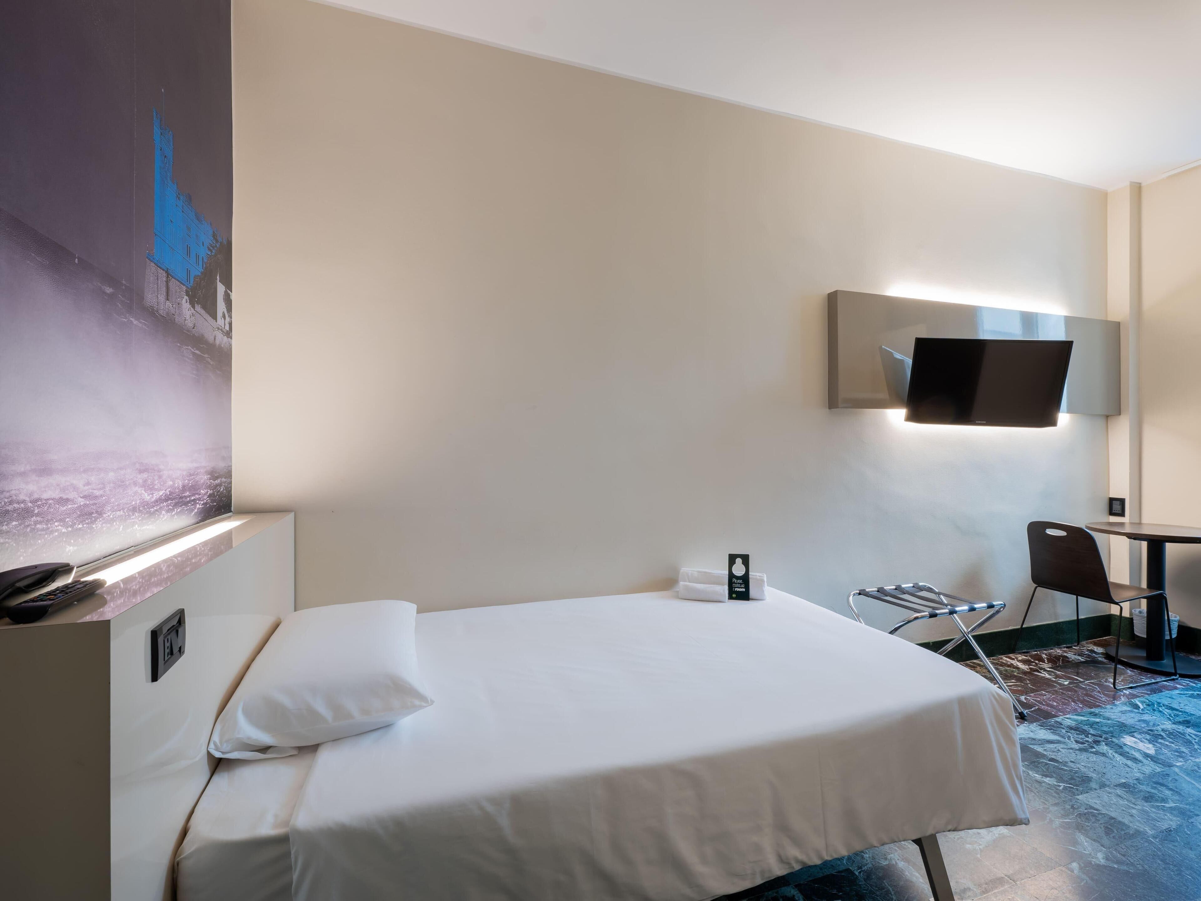 Quarto solteiro | Cofres nos quartos, escrivaninha, Wi-Fi de cortesia, roupa de cama