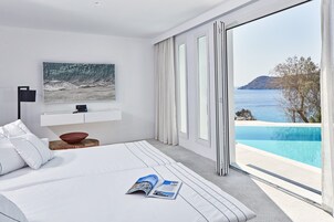 Suíte executiva, piscina particular | Roupas de cama premium, camas com colchões pillow-top, frigobar
