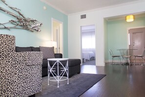 1 quarto, roupas de cama premium, camas com colchões pillow-top