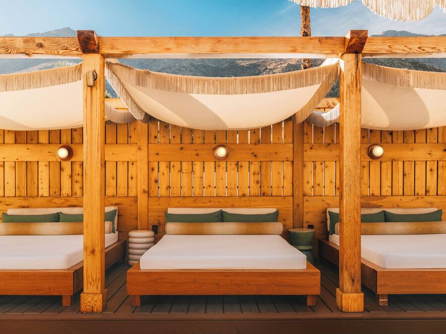 Piscina exterior, da(s) 8:00 à(s) 22:00, toldos (sobretaxa)