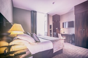 Quarto Standard, 1 cama queen-size | Roupa de alta qualidade, camas de colchão Select Comfort, minibar 