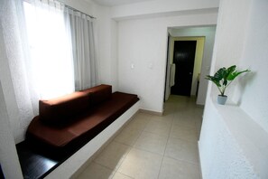 Suite Deluxe | Cofre no quarto, cortinas/cortinados opacos, Wi-fi grátis 