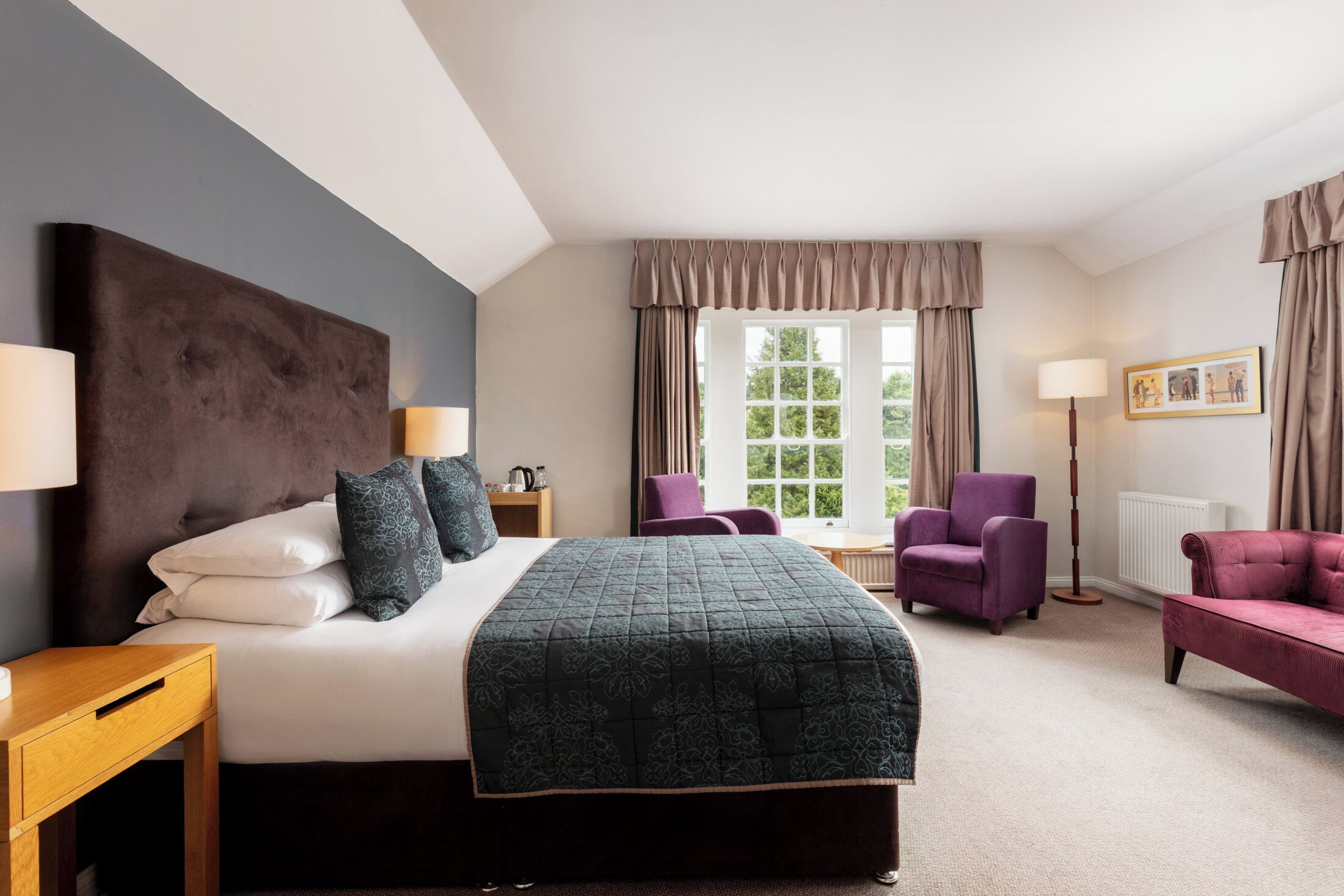 Quarto Duplo Superior, vista para o rio | Secretária, ferro/tábua de engomar, Wi-fi grátis 