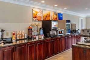 Pequeno-almoço tipo buffet diário incluído 