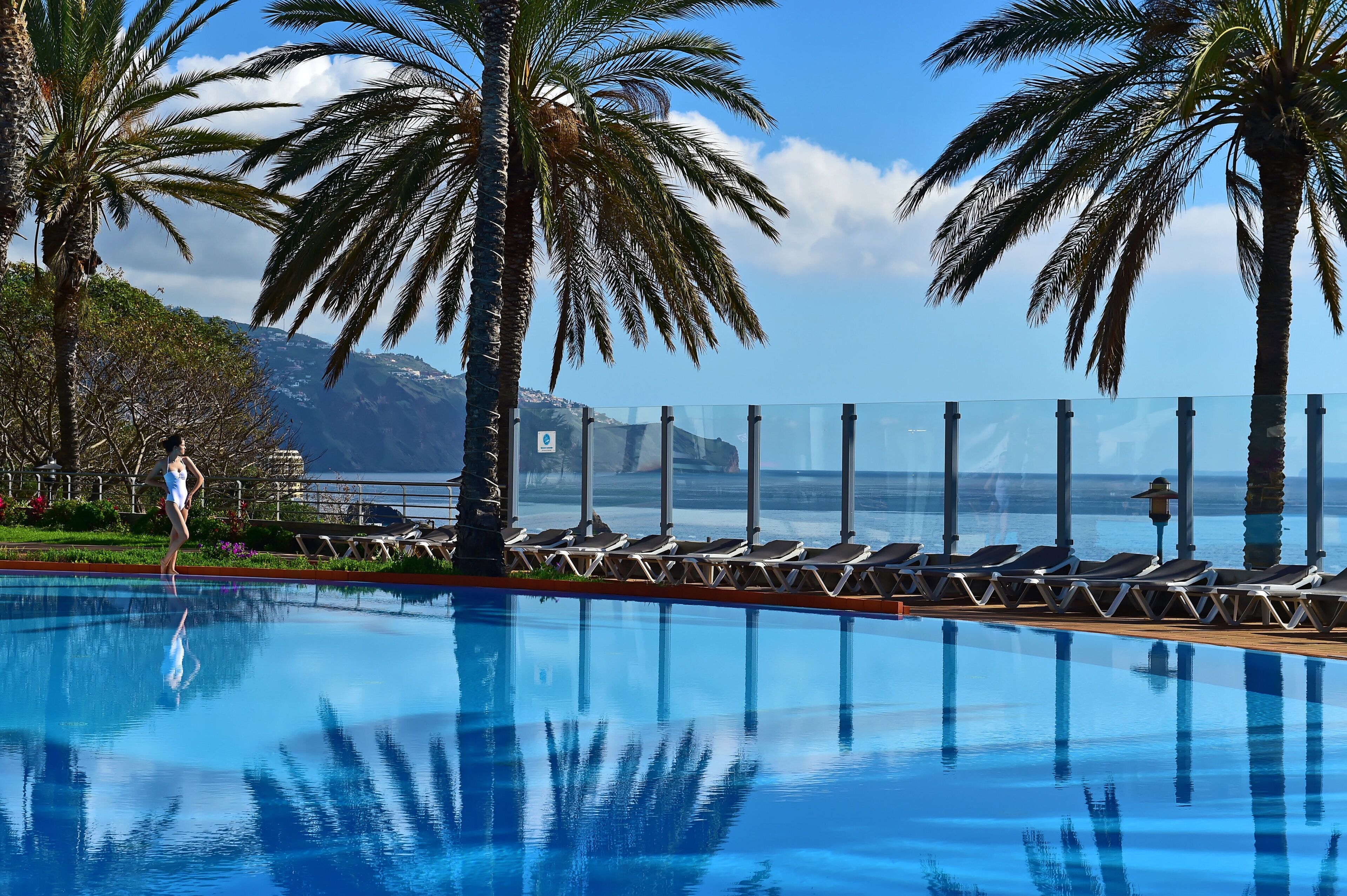 Piscina interior, piscina exterior 