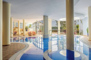 Piscina interior, piscina exterior