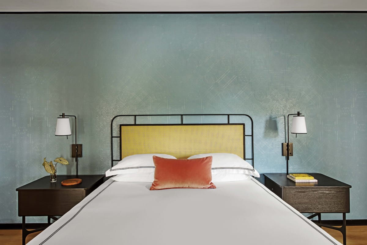 Suíte, 1 cama King (Boudreaux) | 1 quarto, lençóis italianos Frette, roupas de cama premium